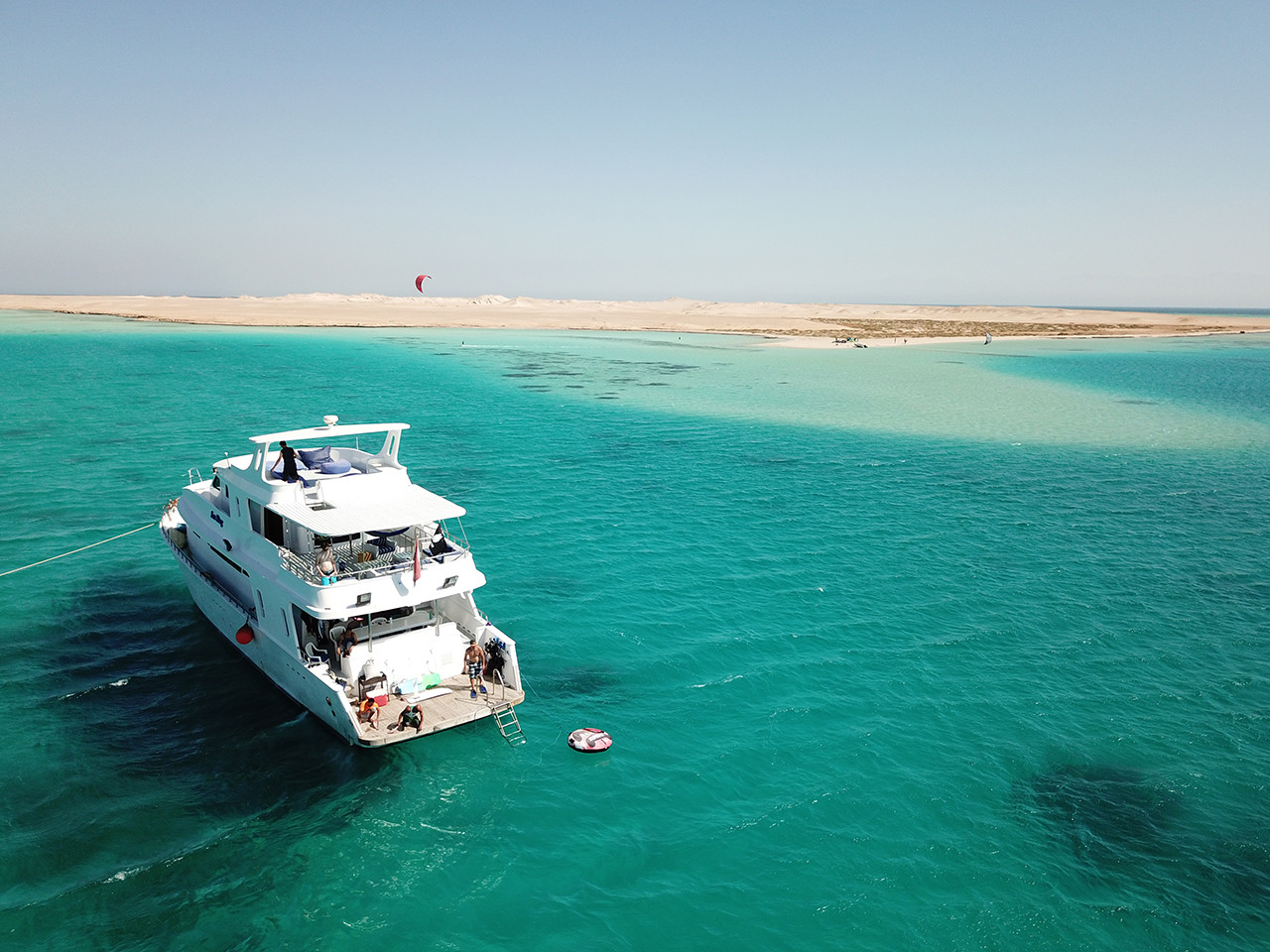 Red Sea Kitesurfing Cruise – Daily Riding from a Yacht - IntersailClub
