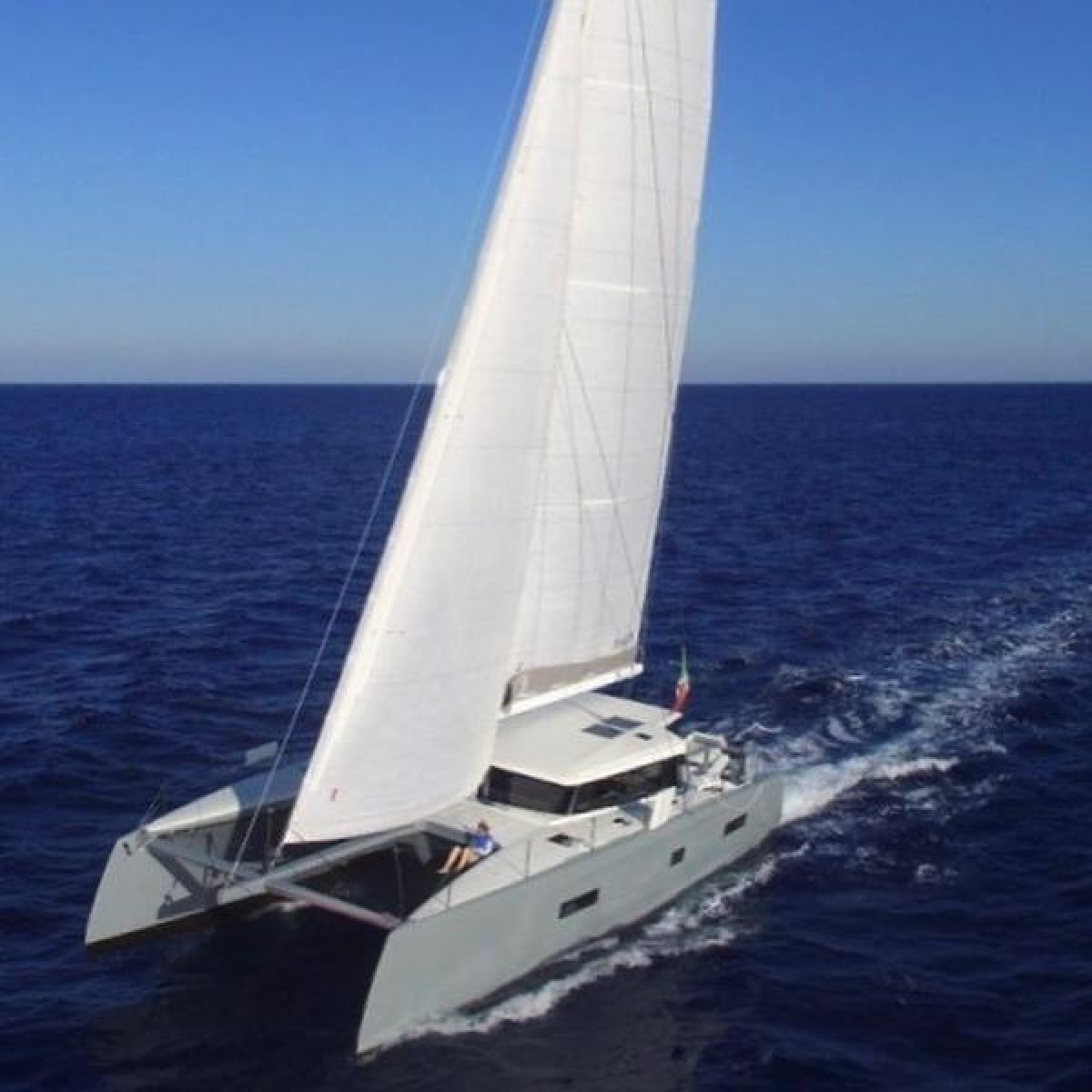 New, Fast and Luxury Catamaran: Corfú and Lefkas - IntersailClub